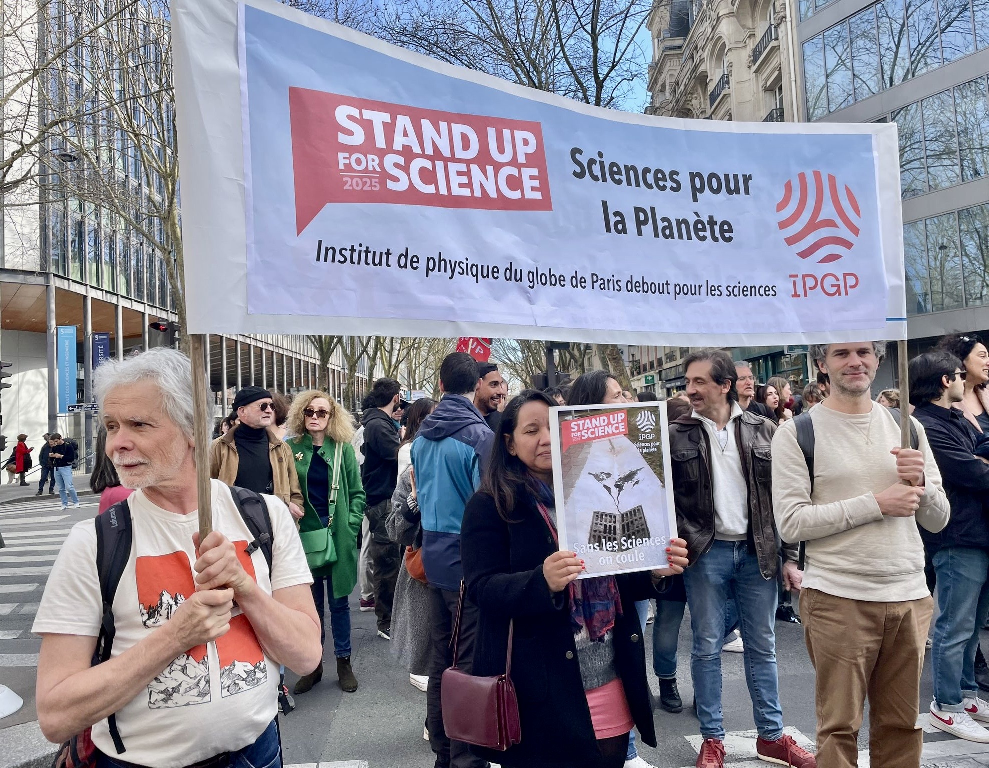 IPGP supports the Stand Up For Science movement - Institut de Physique ...