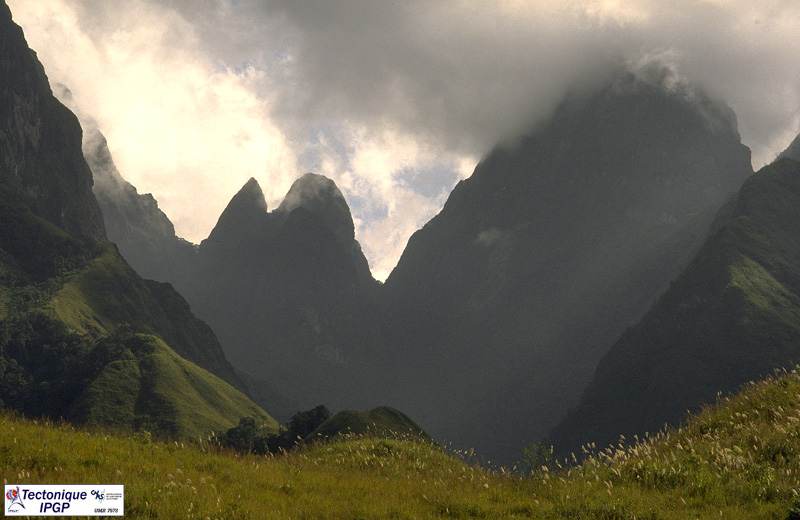 Fan Si Pang granite pinacles (Vietnam)